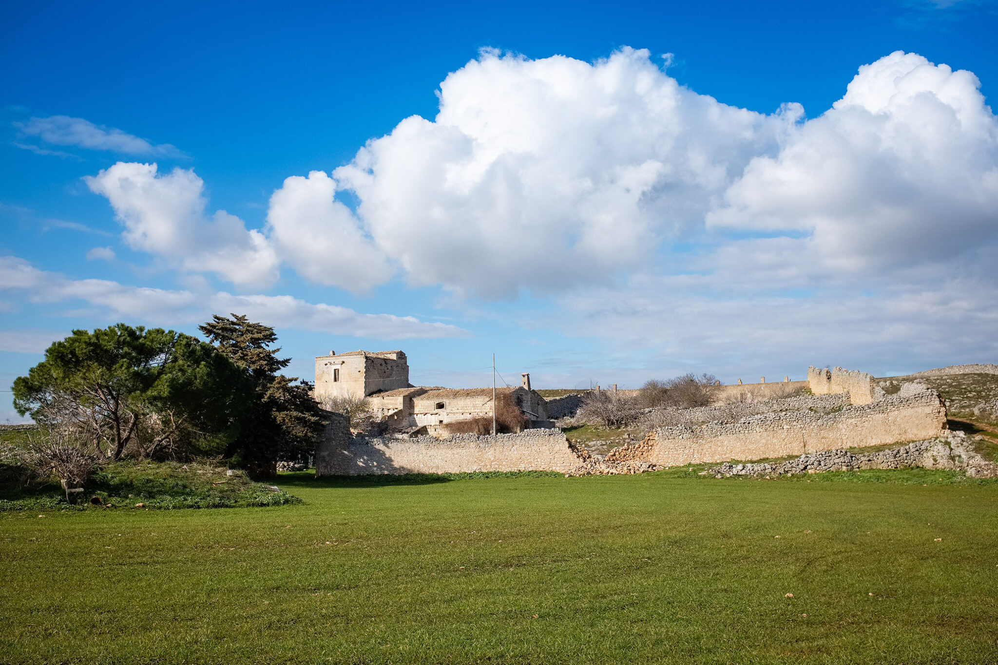 Paesaggi italiani: le Murge e lo spettacolare scenario delle gravine ...